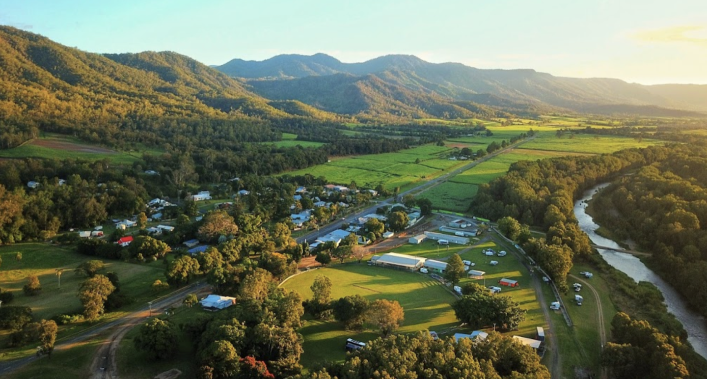 Our Top Ten QLD Swimming Holes - Campedia